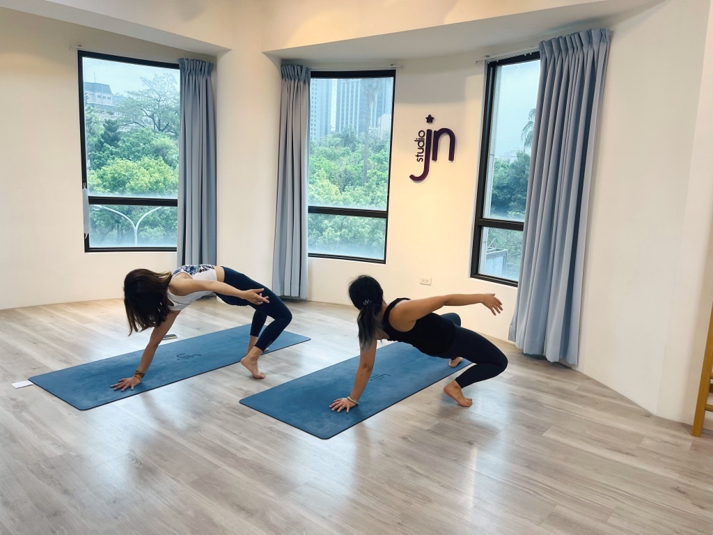 【jn studio 瑜珈評價】小班制台南東區瑜珈教室，豐富課程隨你選